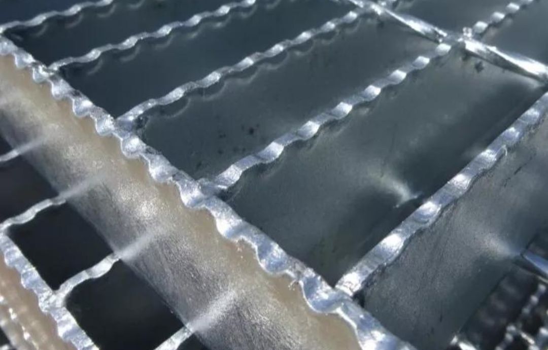 Serrated Welded Steel Grating - Anti-Slip & Durable Grating Solutions