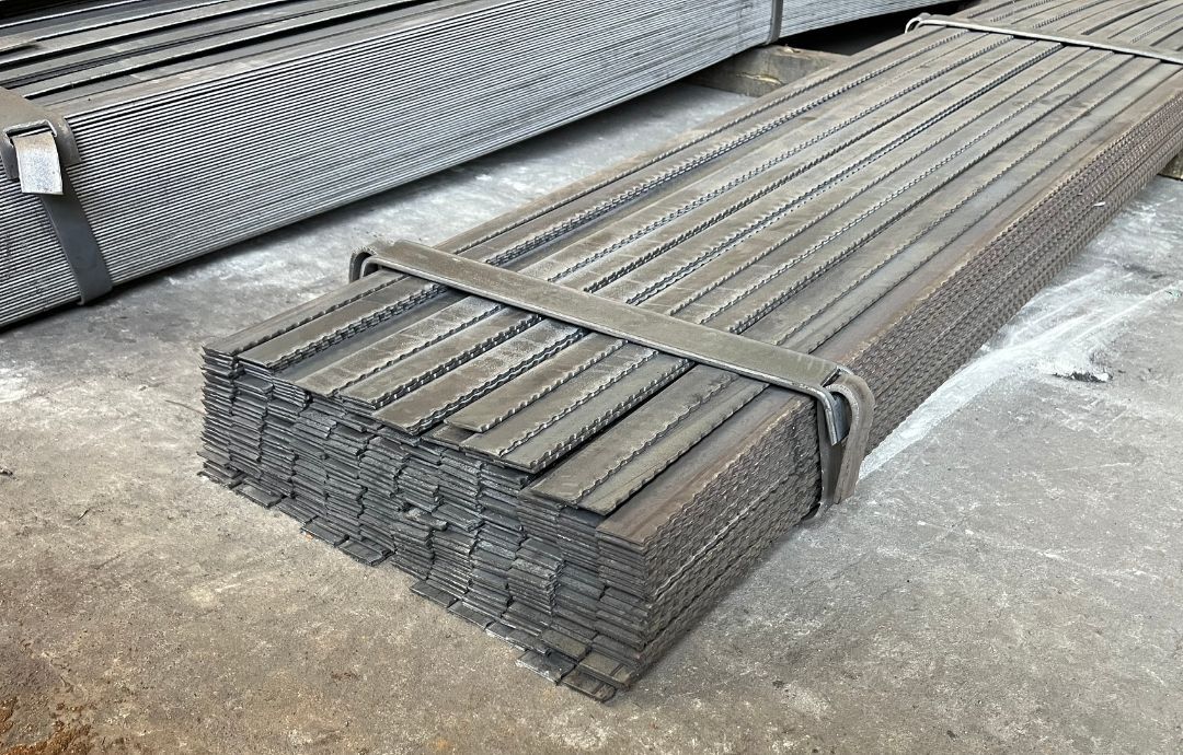 Serrated Welded Steel Grating - Anti-Slip & Durable Grating Solutions
