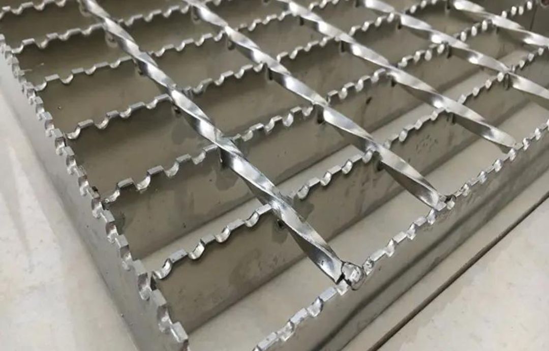 Serrated Welded Steel Grating - Anti-Slip & Durable Grating Solutions